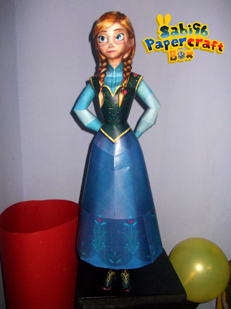 Our World: Papercraft Disney 1