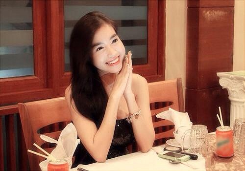 Elly Tran cute girl at Restaurant ~ JAV Photo- Sexy Girl