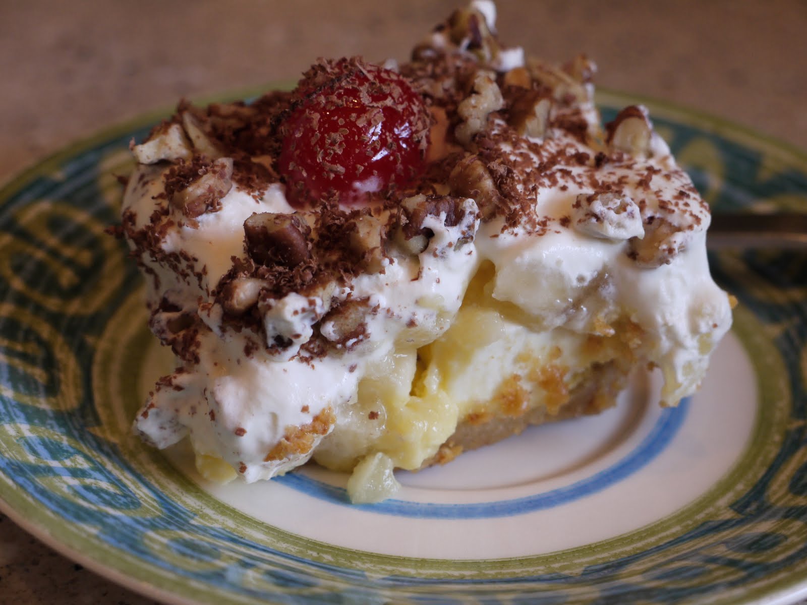 The Bad Girl's Kitchen: Banana Split Pie