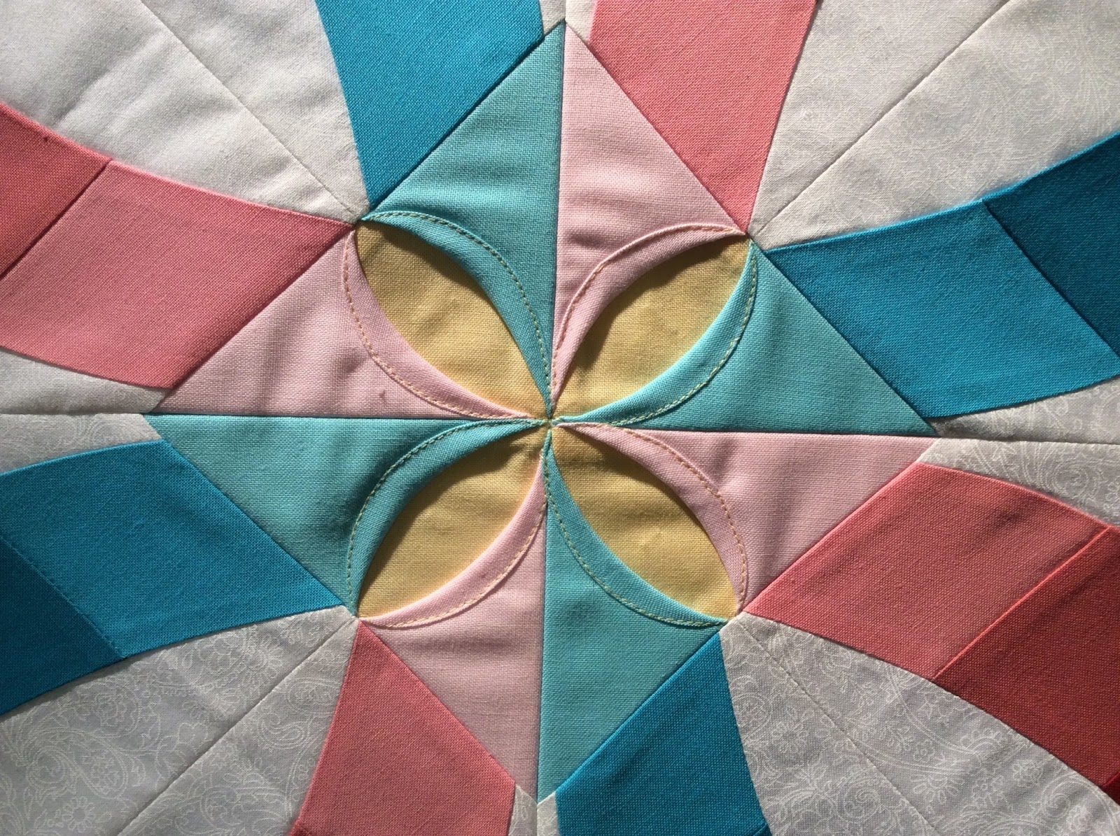 AlliKat Quilts: Modern Double Wedding Rings (Metro Rings) Test Block(s)