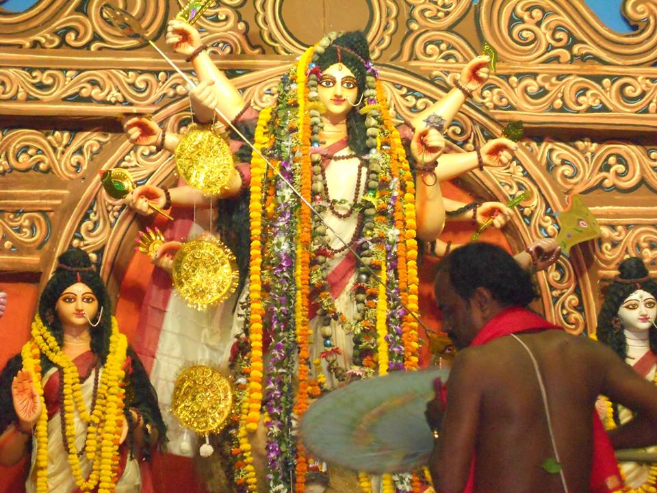 Durga Puja 2015: Nija Sinthee Sarbojanin Durgotsav Photos | Baro Mase ...