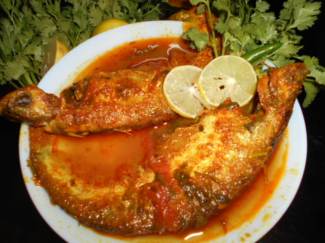 Paramita's Kitchen: Pabda Macher Jhal / Pabo Cat Fish Spicy Gravy ...