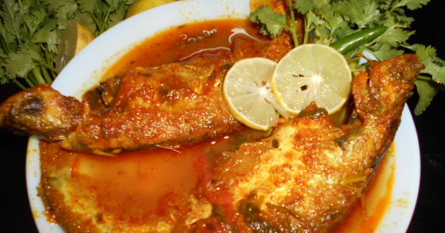 Paramita's Kitchen: Pabda Macher Jhal / Pabo Cat Fish Spicy Gravy ...