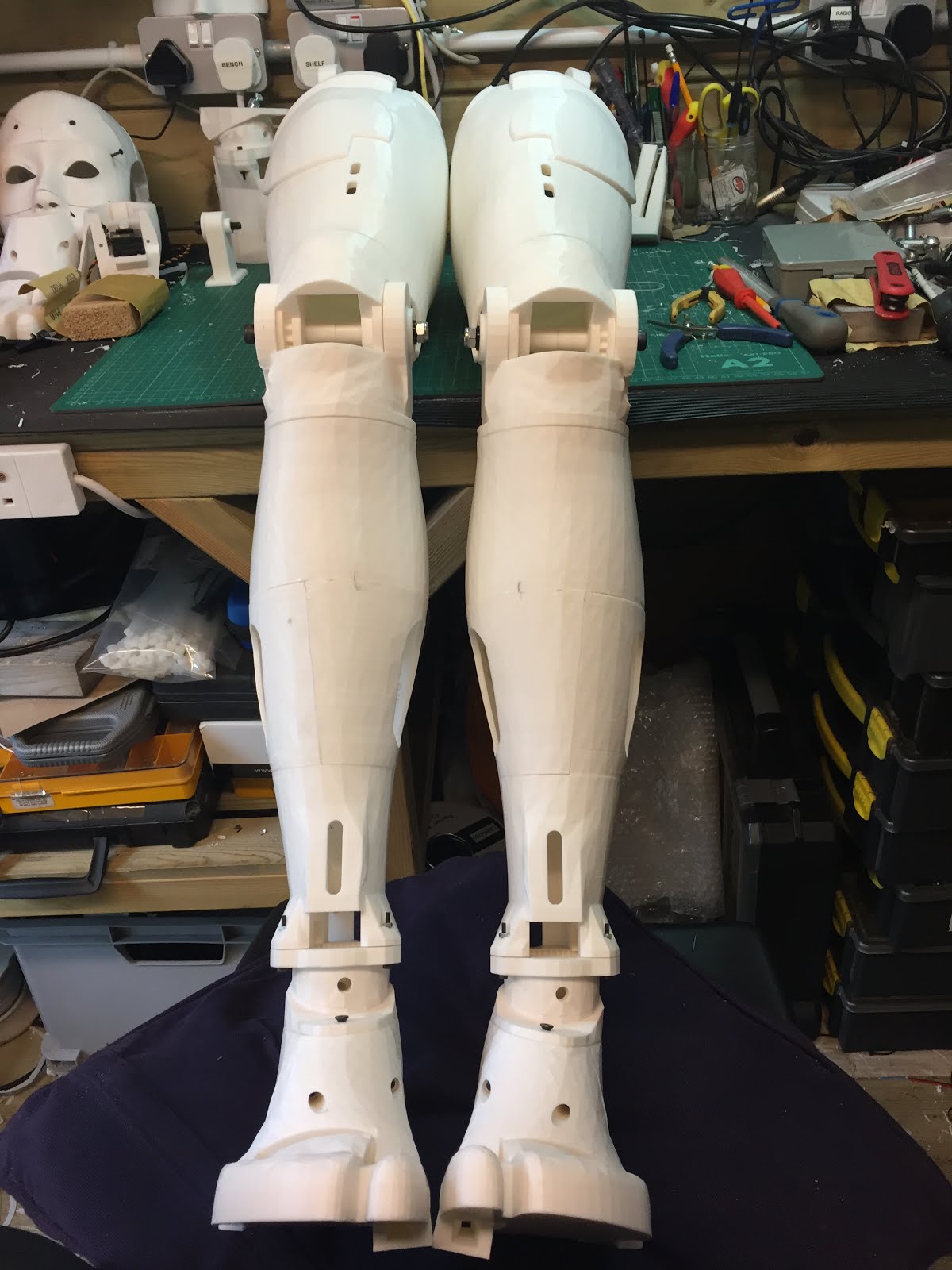Completing the InMoov Legs and attaching the Feet