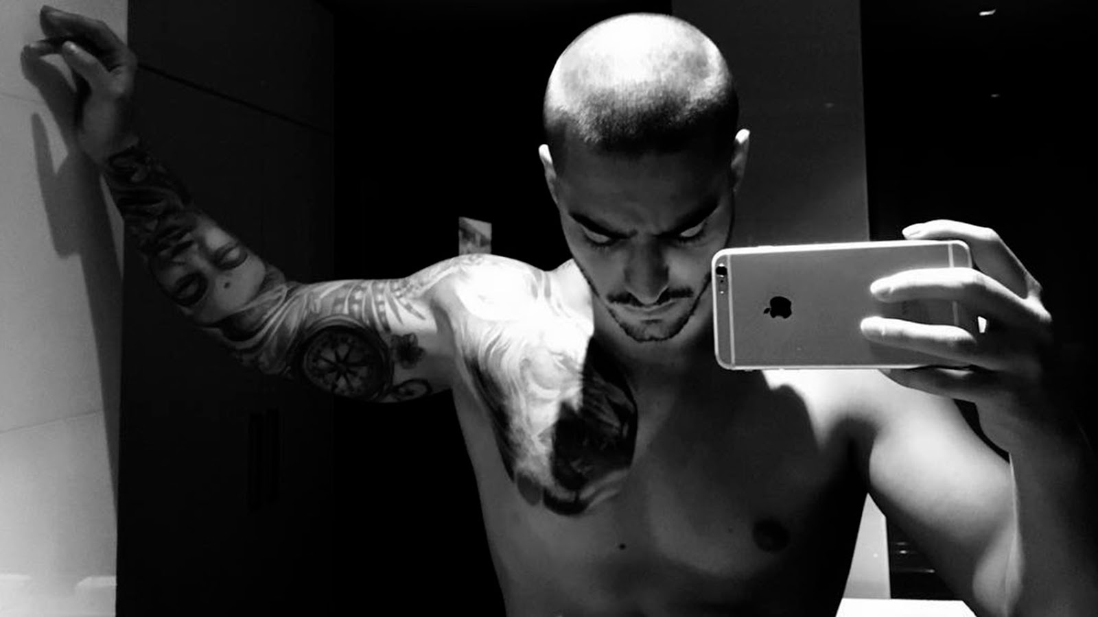 🔞 (+18) (FETICHE) 10 fotos do suvaco do Maluma | Axilas de Homens