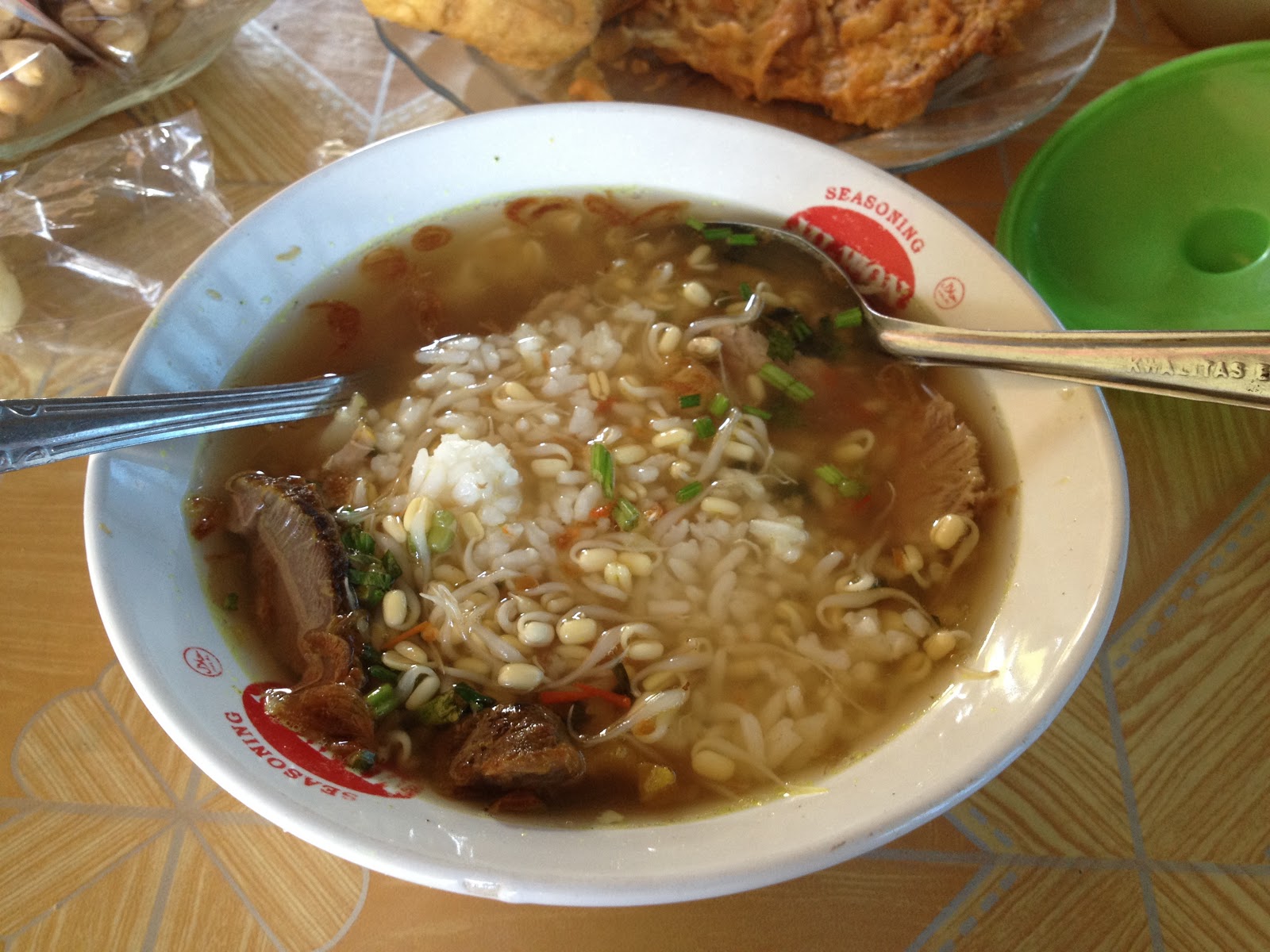 Kedai Kopi: Aneka Soto-Soto Khas Indonesia