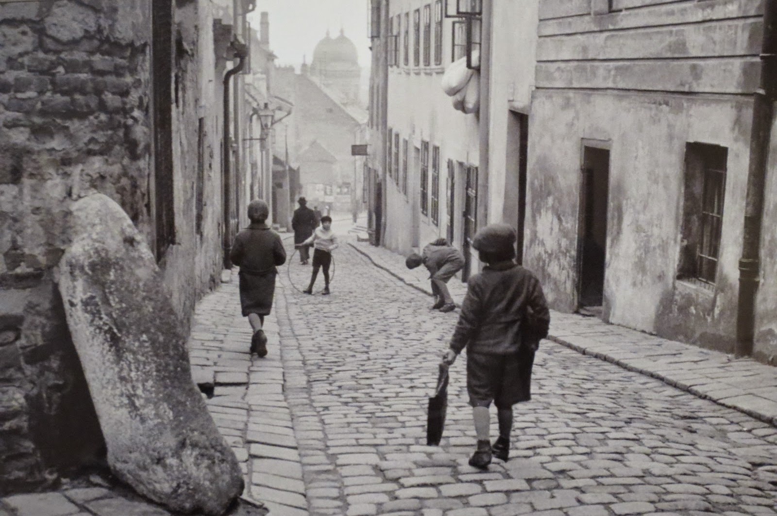 A Vanished World: 27 Rare and Amazing Photographs Capture Jewish Life ...