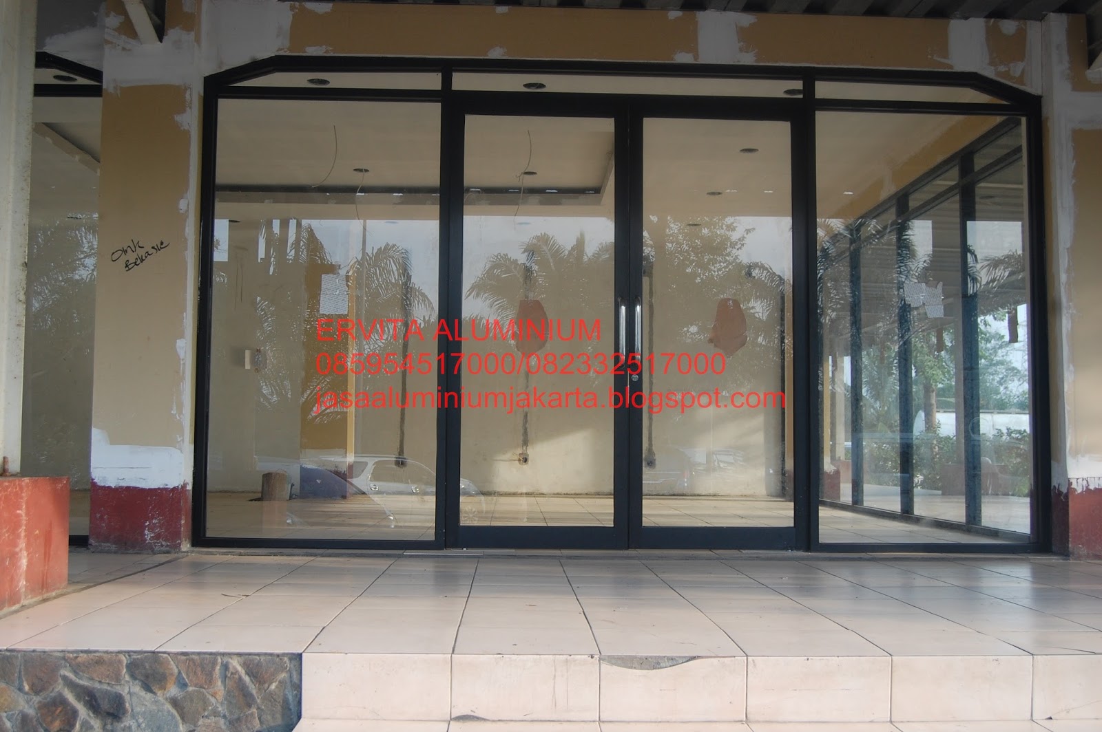 Partisi Kaca 8mm Tempered dan Pintu Kaca 8mm Tempered