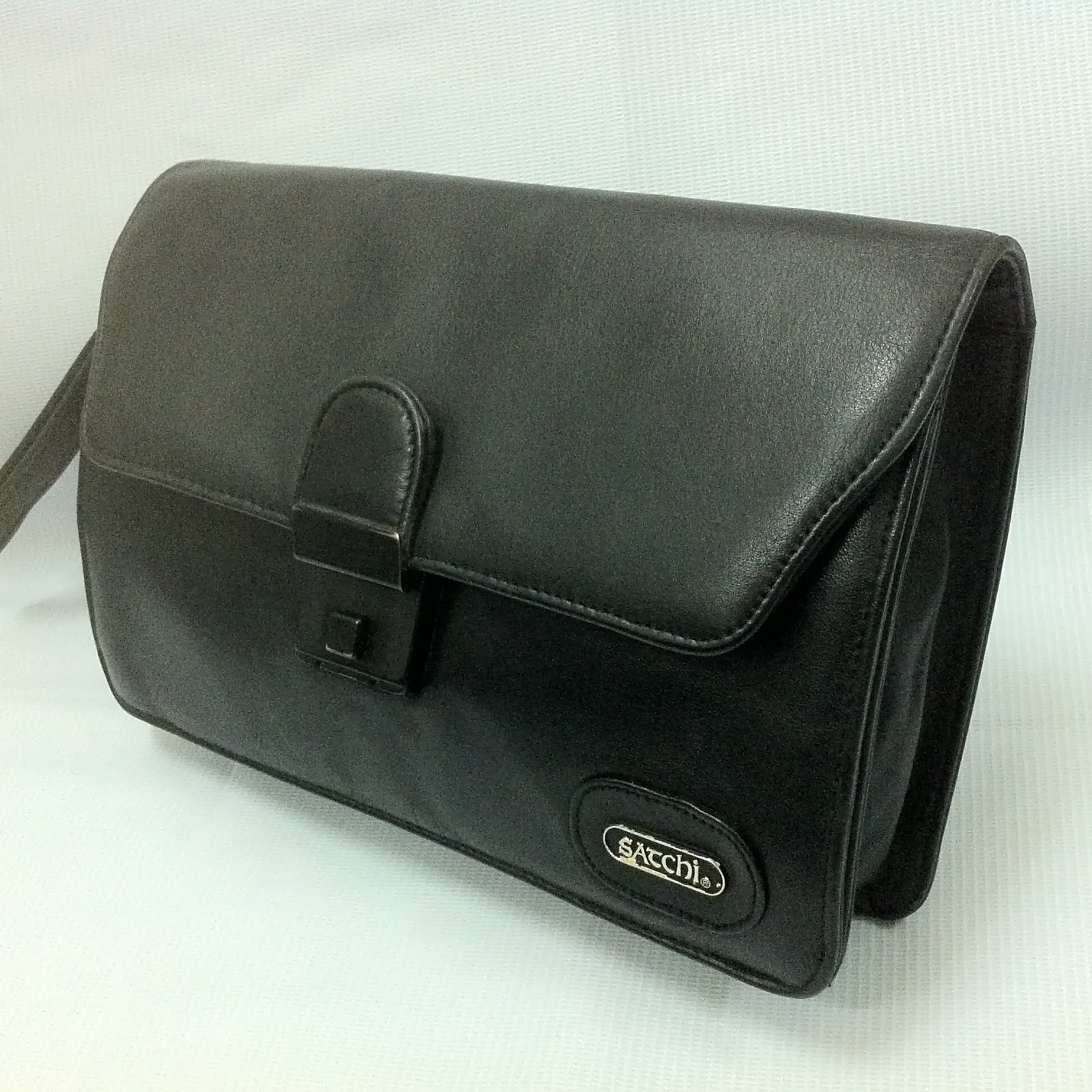 DYBUNDLE COLLECTION: AUTHENTIC SATCHI LEATHER CLUTCH BAG (sold)