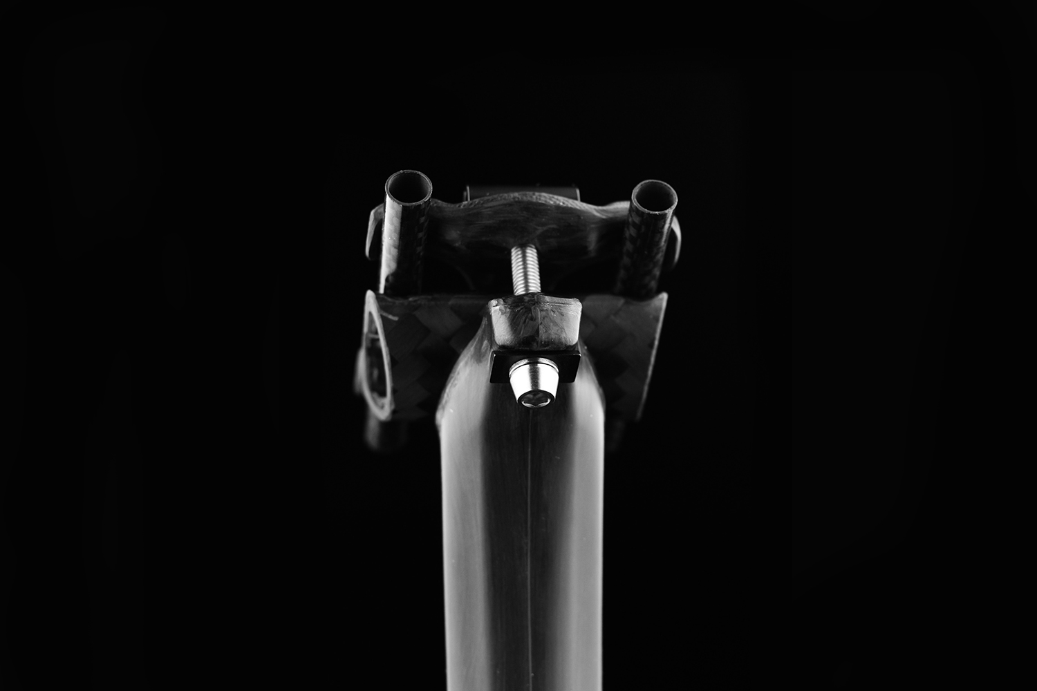 Bike Ahead Composites launched their New THESeatpost Setback ...