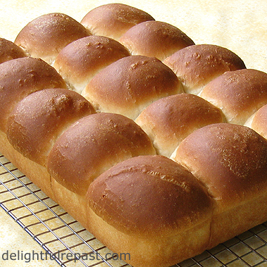 Delightful Repast: Pull-Apart Dinner Rolls