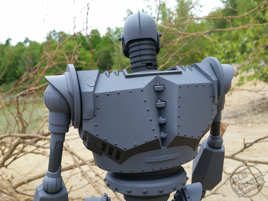 Idle Hands: Eye Candy: Mondo's Iron Giant Deluxe Action Figure