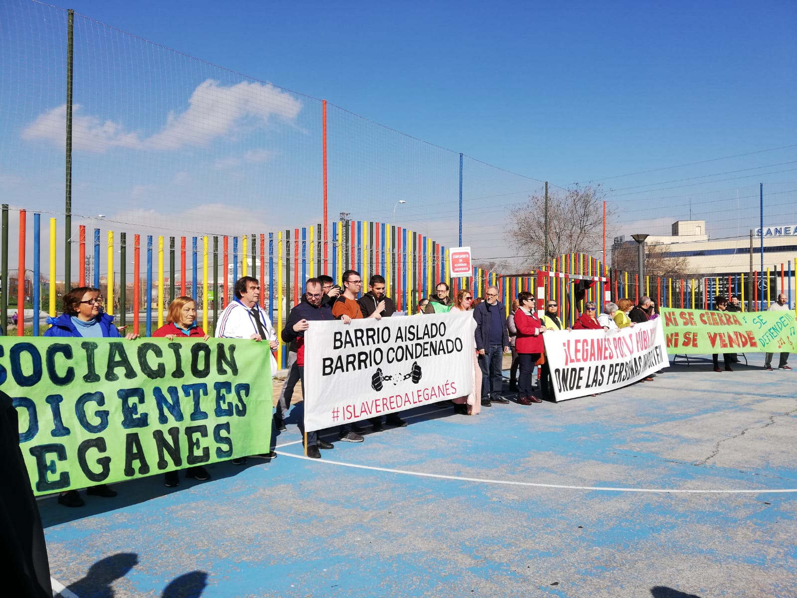 Cientos de vecinos se manifestaron por segunda vez para Cientos de vecinos se manifestaron por segunda vez para