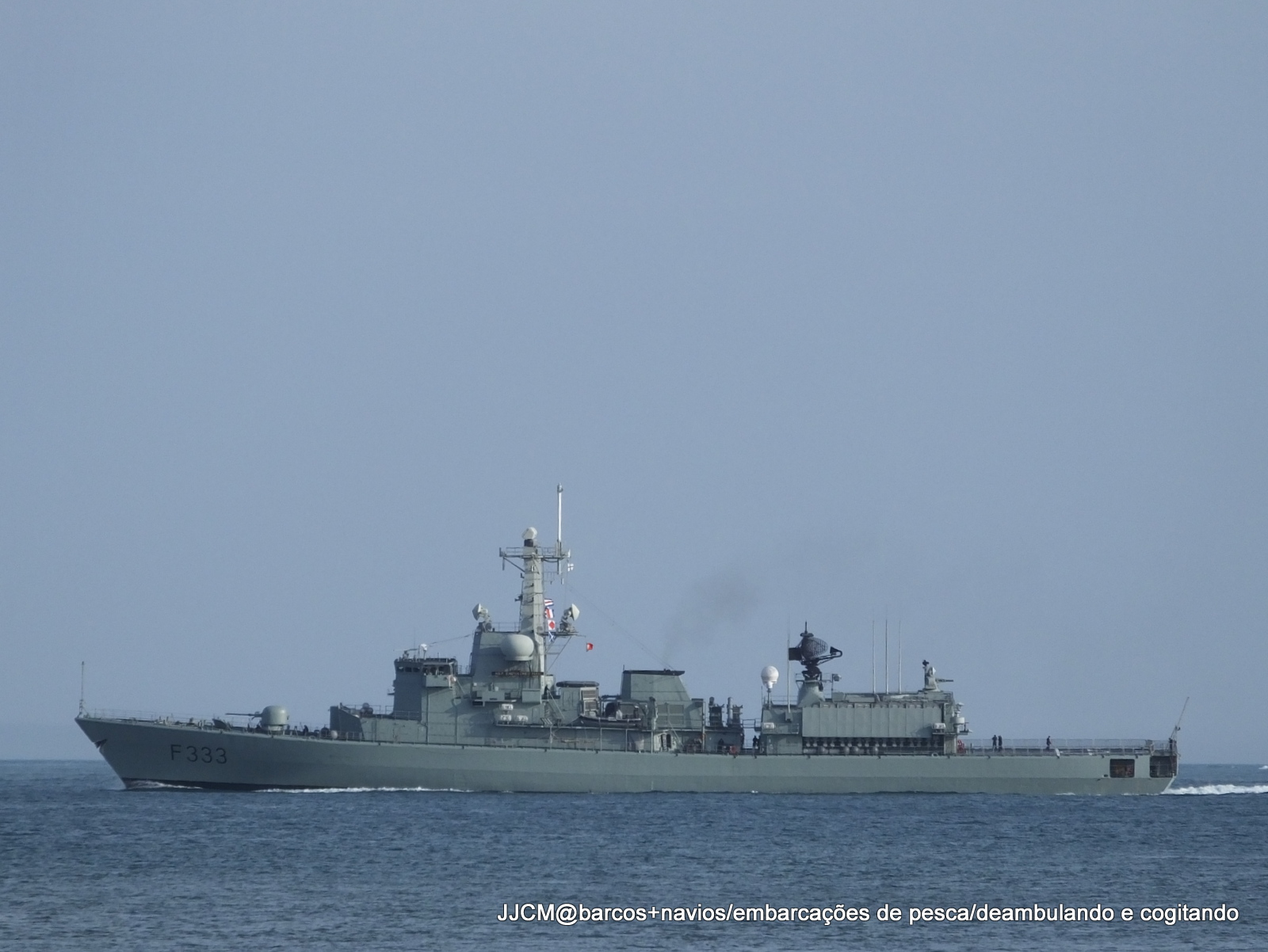 BARCOS+NAVIOS: F333 NRP BARTOLOMEU DIAS