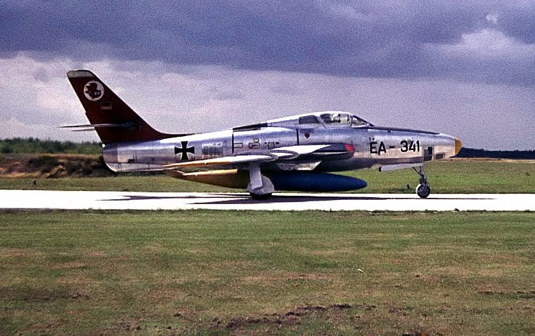 Blog de Aviones de Caza y Ataque: Republic F-84F Thunderstreak