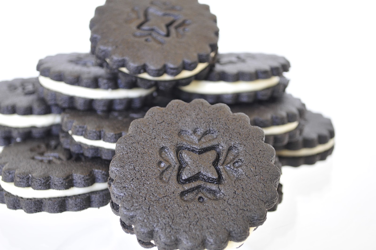 The Lovely Life of Lindsay: Homemade Oreos