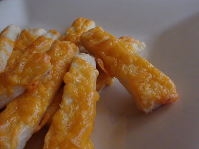 zsuzsa is in the kitchen: COTTAGE CHEESE STICKS