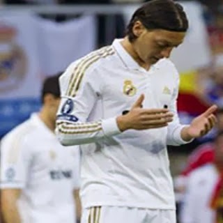 Mesut Ozil Is a Muslim ~ World of Islam