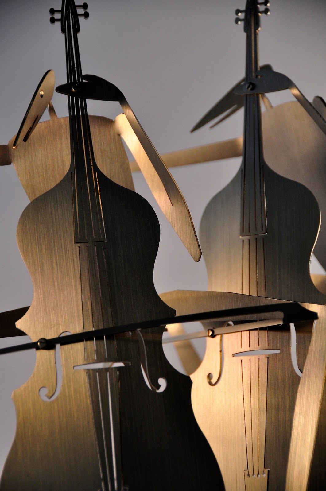 VM ORIGAMI: Cello Player