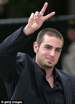 THIS IS THE CHRONICLES OF EFREM: The Daily Buzz For May 10