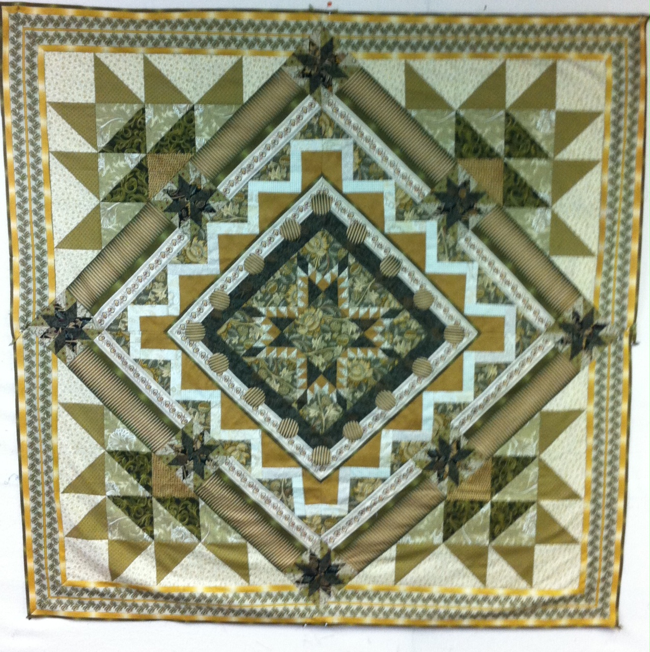 Little Quilts Blog: Exquisite Original Quilt designs - in progress