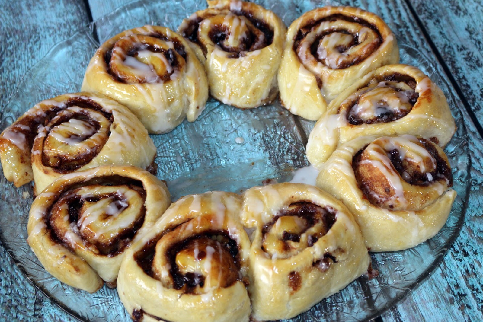 All That's Left Are The Crumbs: Christmas Morning Crown ~ #Twelve Loaves