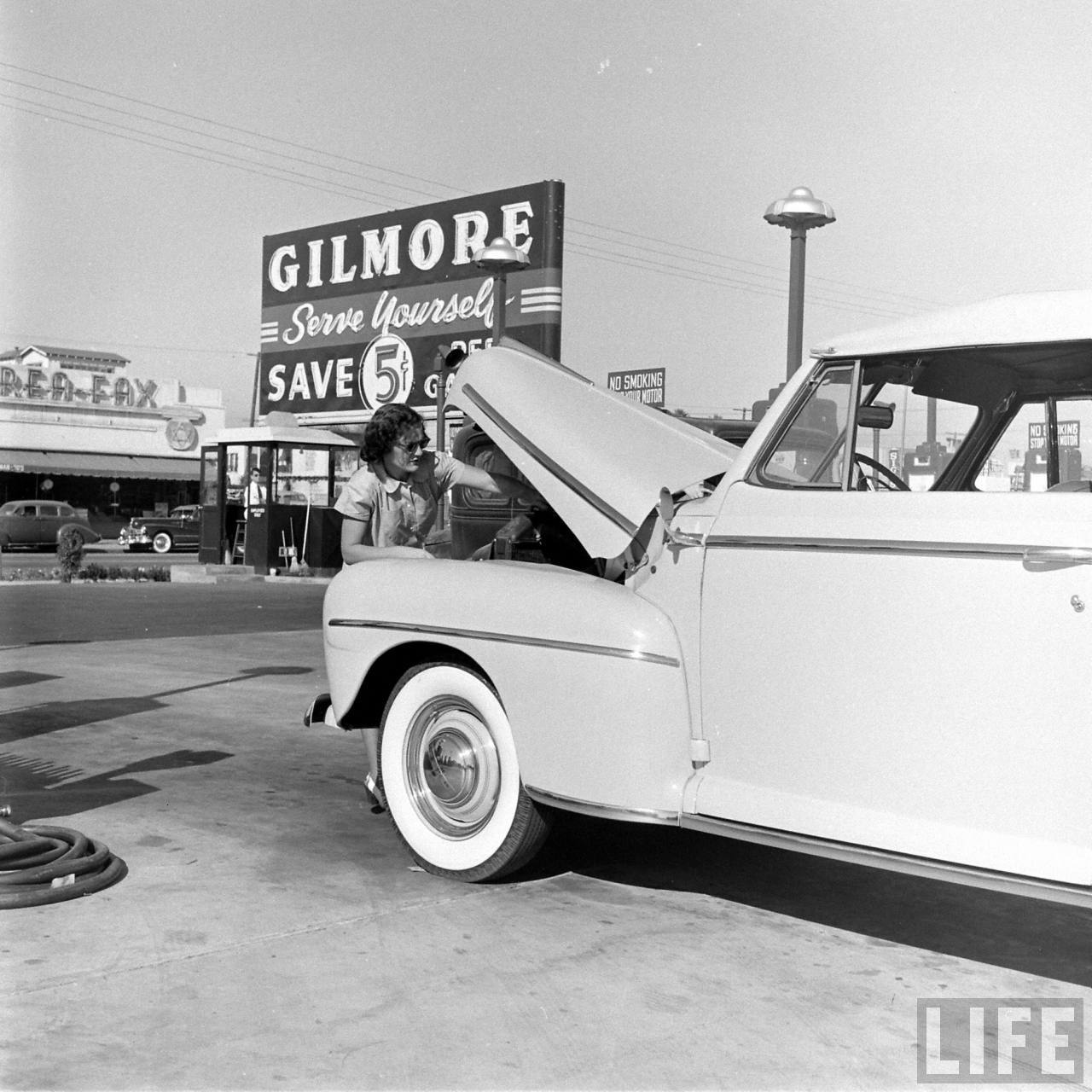 Gilmore Oil’s Gas-A-Teria, One of the First Self Serve Gas Stations in ...