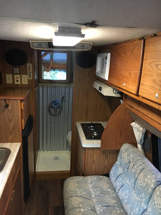 Out Of Step: 1990 Airstream B190