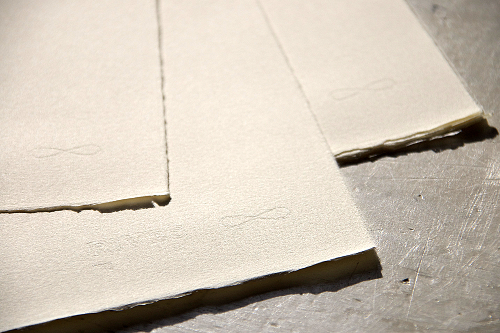 arzigogolare: The allure of paper