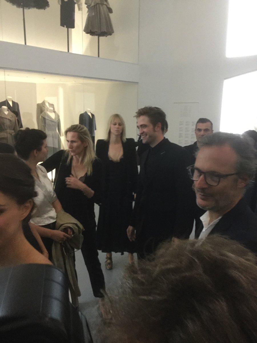 All About Robsten: Nuova-Vecchia fan foto di Robert a Parigi