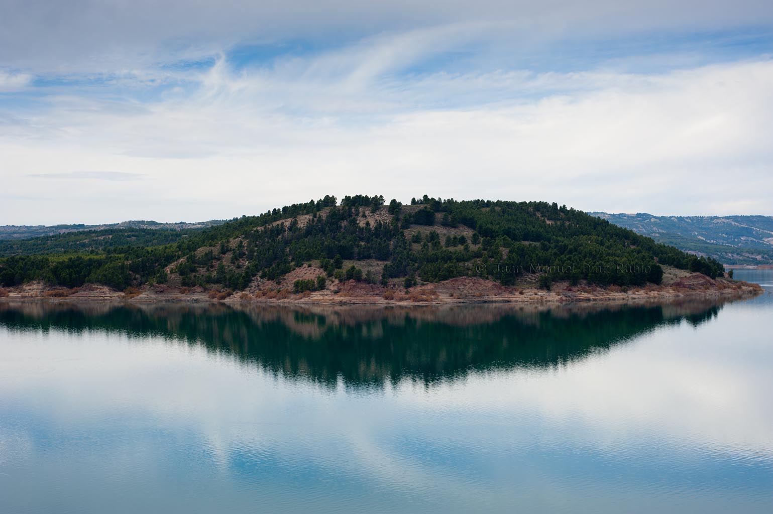IMAGENES DE UN INSTANTE: PANTANO DEL NEGRATÍN. MILAGRO DEL SOL Y EL AGUA