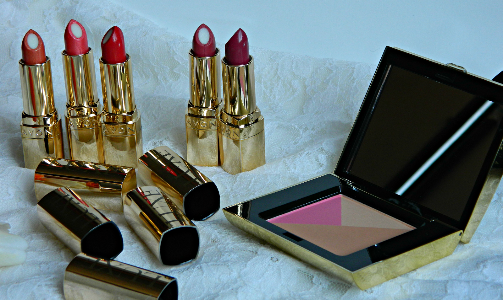 AVON Luxe: Allure 3u1 bronzer, hajlajter i rumenilo & Shape Sensation ...