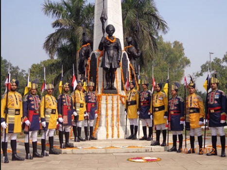 The Famous Anglo Indian Regiments of India by Noel Dias