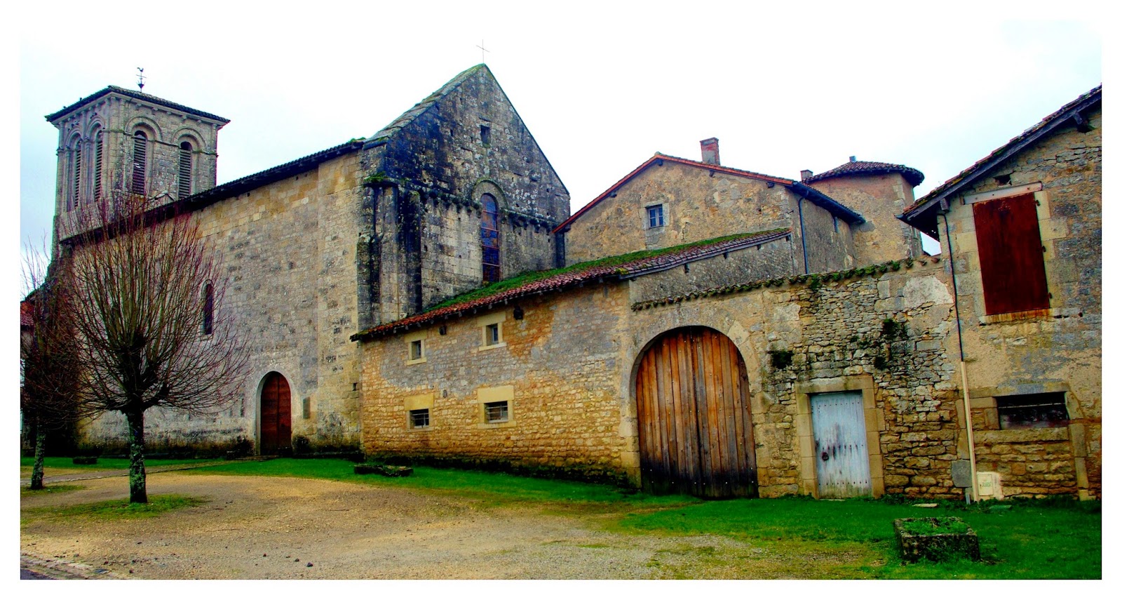 ALLOUE 16490: BENEST - LES PONNES DE BENEST