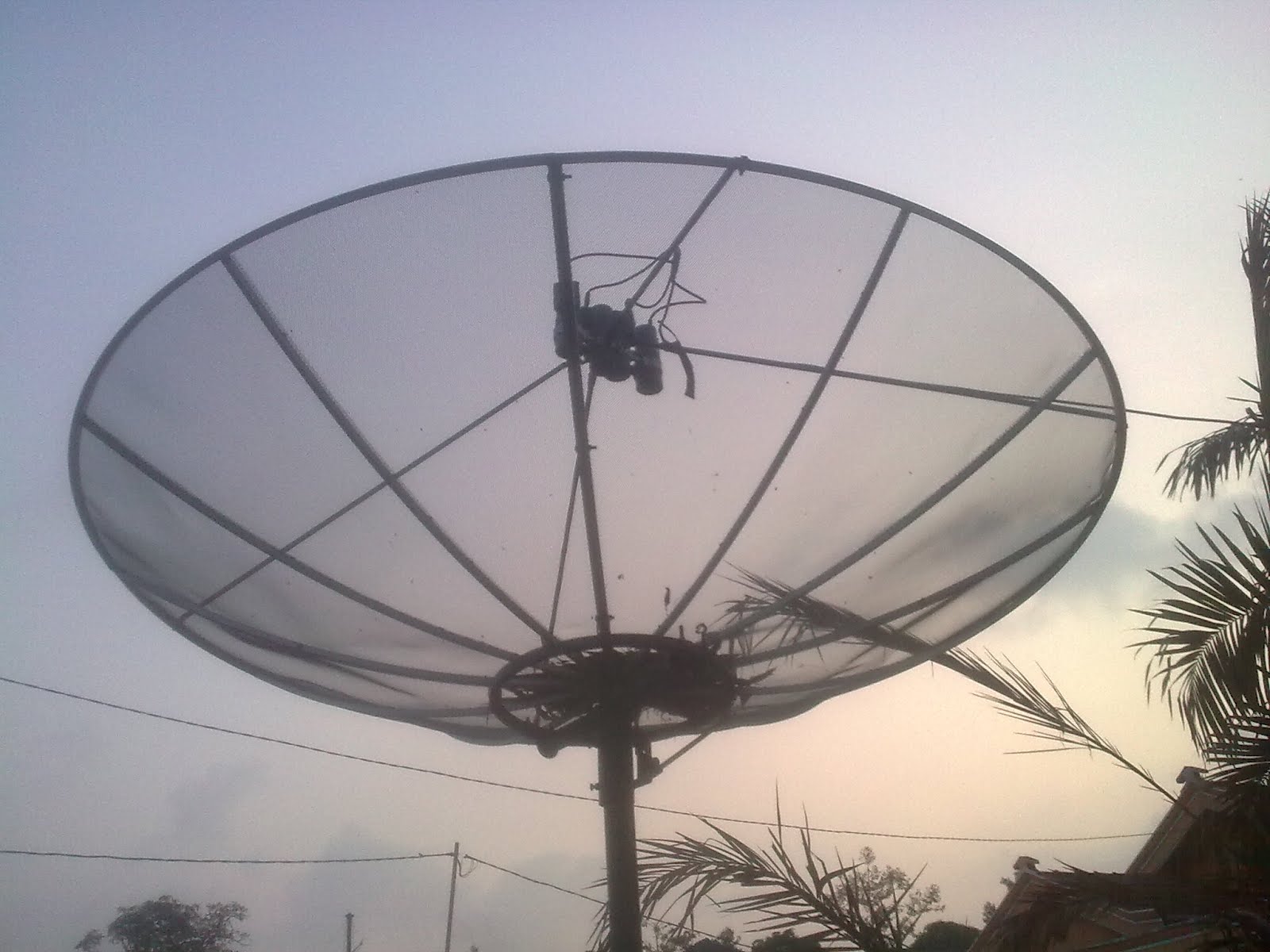 GRISSIK - SOUTH SUMATRA INDONESIA: Model Mounting LNBF 4 Tanpa Scalar Ring