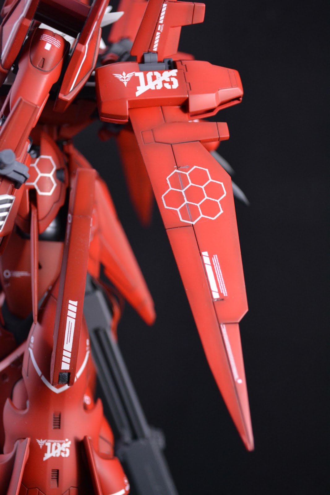 Sneeps Robot Garage: RE 1/100 AMX 107R Rebawoo custom
