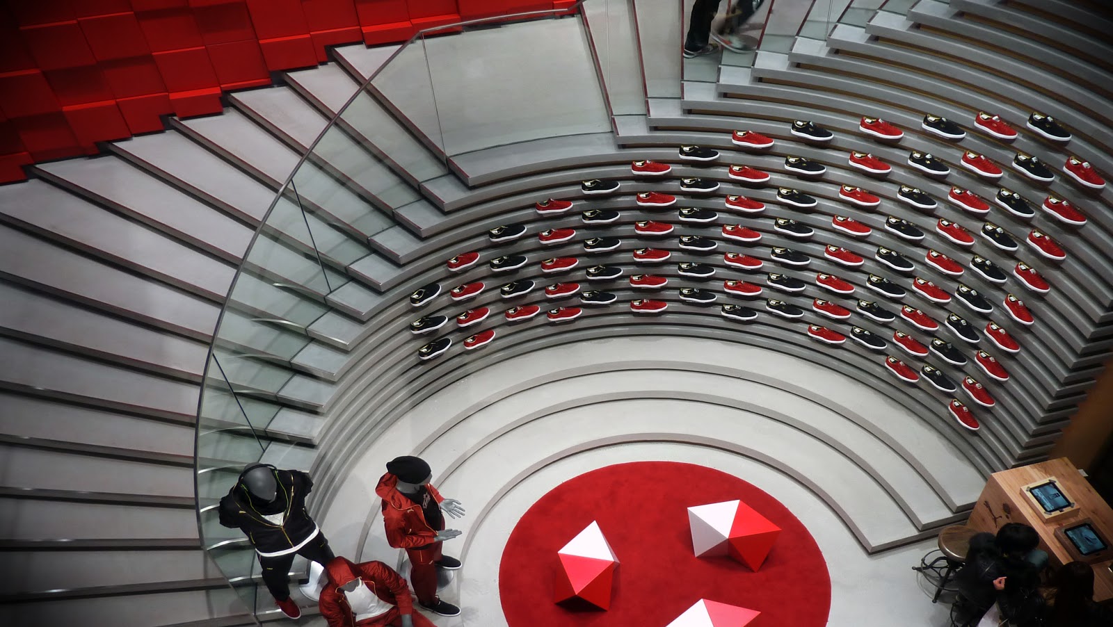 javipop visual: ATARASHI !!! OSAKA PUMA CONCEPT STORE