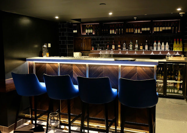 Me and my shadow: Pizza Express Live at High Holborn - A New London ...