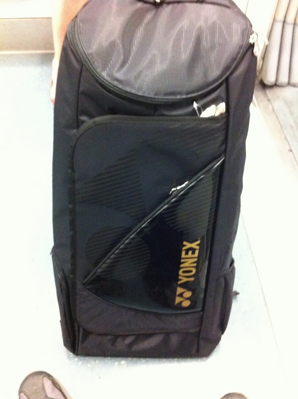 Badminton Research: Yonex tennis backpack model 1429-review