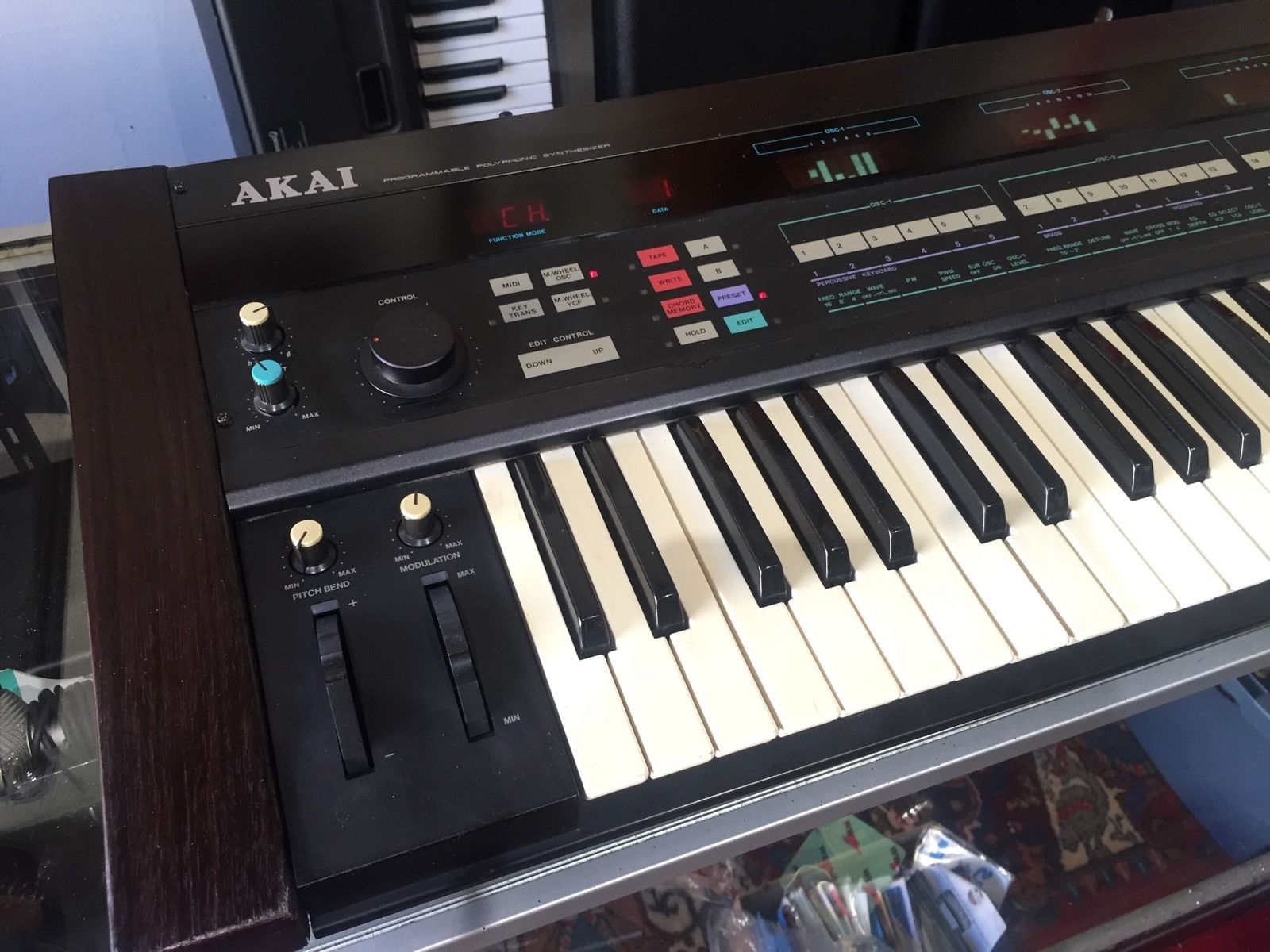 MATRIXSYNTH: Vintage AKAI AX80 Analog Polyphonic Synthesizer SN 91120 ...