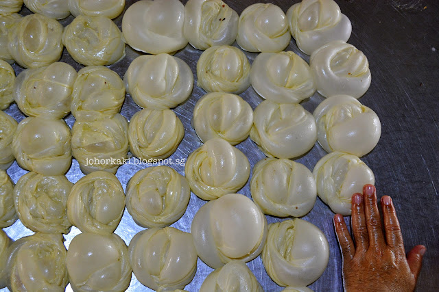 Fendi Roti Canai (since 1990) in Taman Cempaka • Breakfast in Johor ...