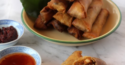 Sarah Cooks: Crispy Chicken Rendang Spring Rolls