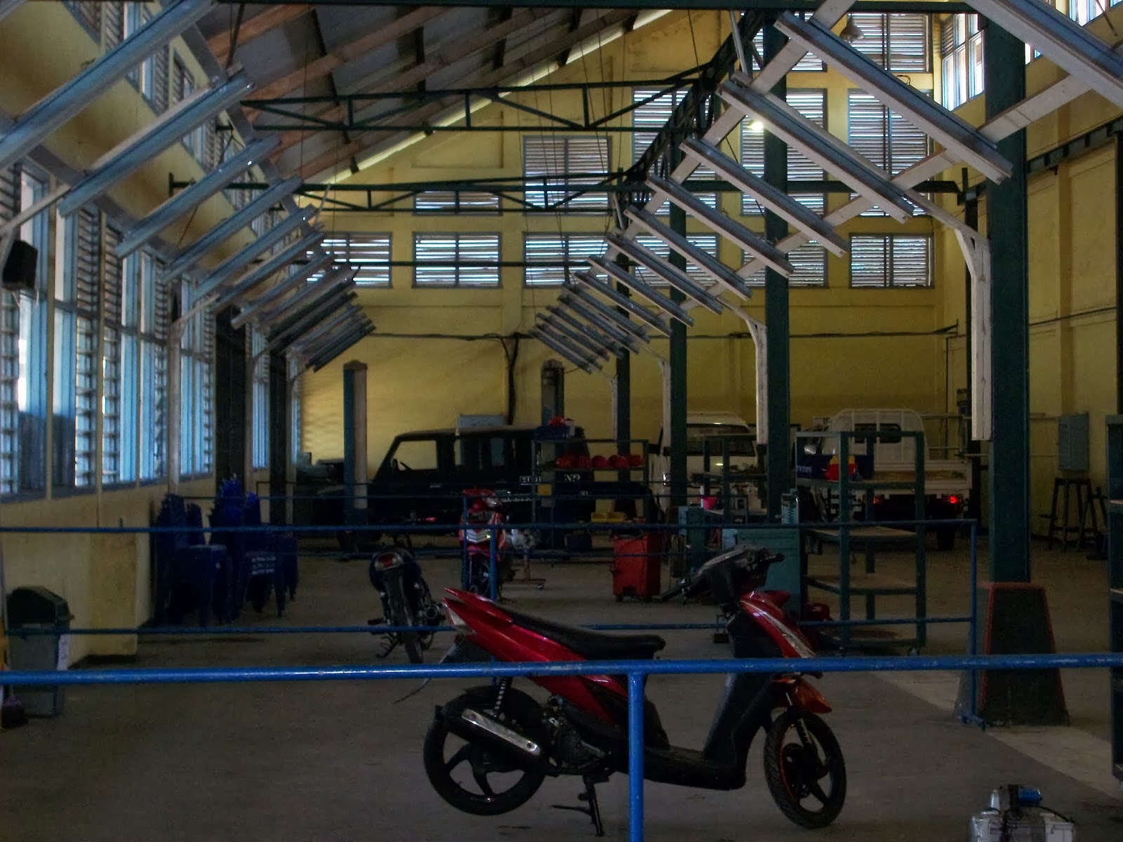 SMK N 2 TERBANGGI BESAR: BENGKEL OTOMOTIF