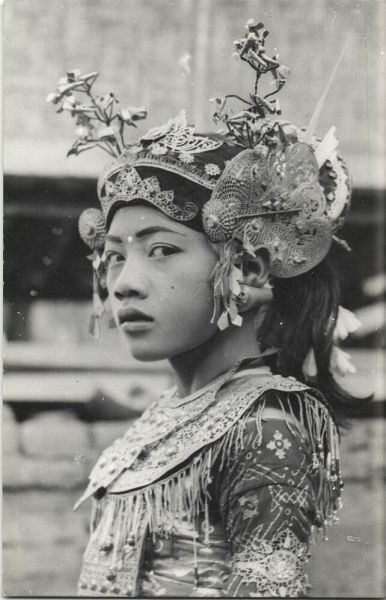 nickyskye meanderings: Bali,Borneo in the 1910's, 1920's,1930's, 1940's ...
