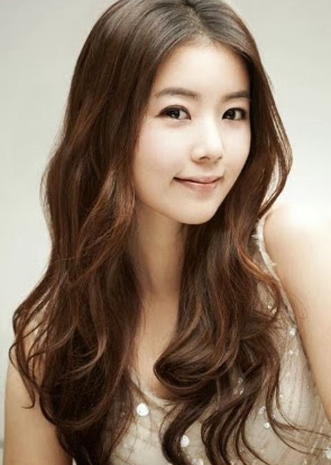 Contoh Model Rambut Keriting Gantung Terbaru 2017