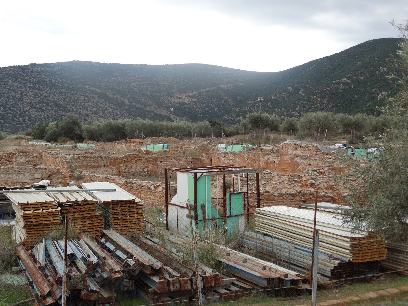 ORTHOLOGIKA: ΚΡΑΝΙΟΥ ΤΟΠΟΣ Η ΒΙΛΑ ΕΥΑ ΣΤΗ ΛΟΥΚΟΥ ΚΥΝΟΥΡΙΑΣ !!! ΑΥΤΟ ΤΟ ...