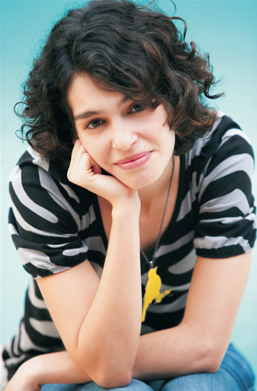 Sala Latina de Cinema: A atriz Maria Flor está prestes a desabrochar no ...