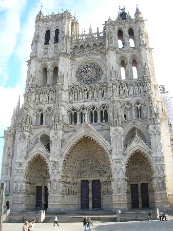 History and Theory of Design I: Chair Class: RR6- Amiens Cathedral and ...