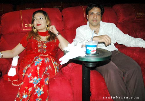 Bollywood: Govinda With His Family Pics, Photoes & Wallpapers 2011