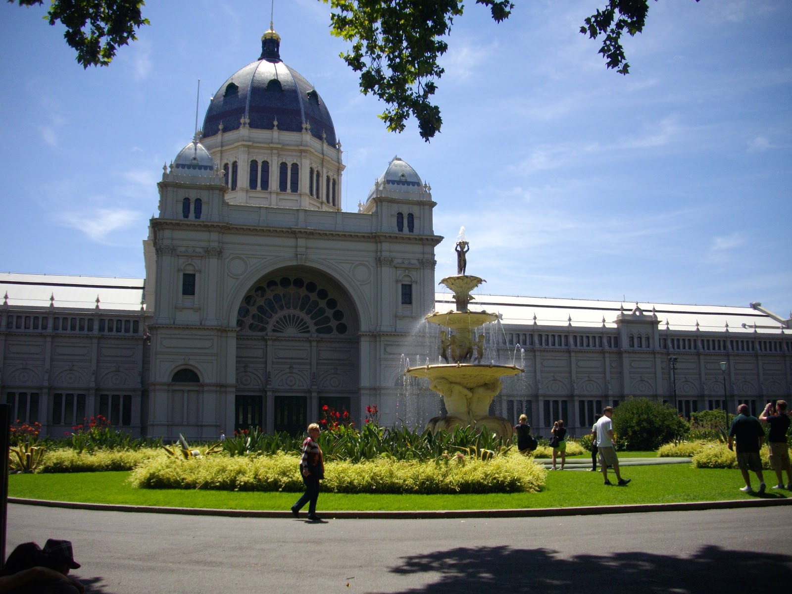 Abroad in Oz: Tram Shablam